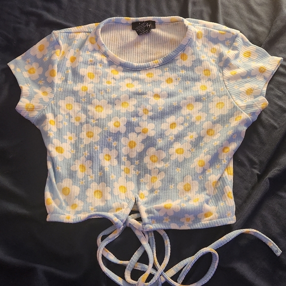 Justify | Tops | Flower Crop Top | Poshmark